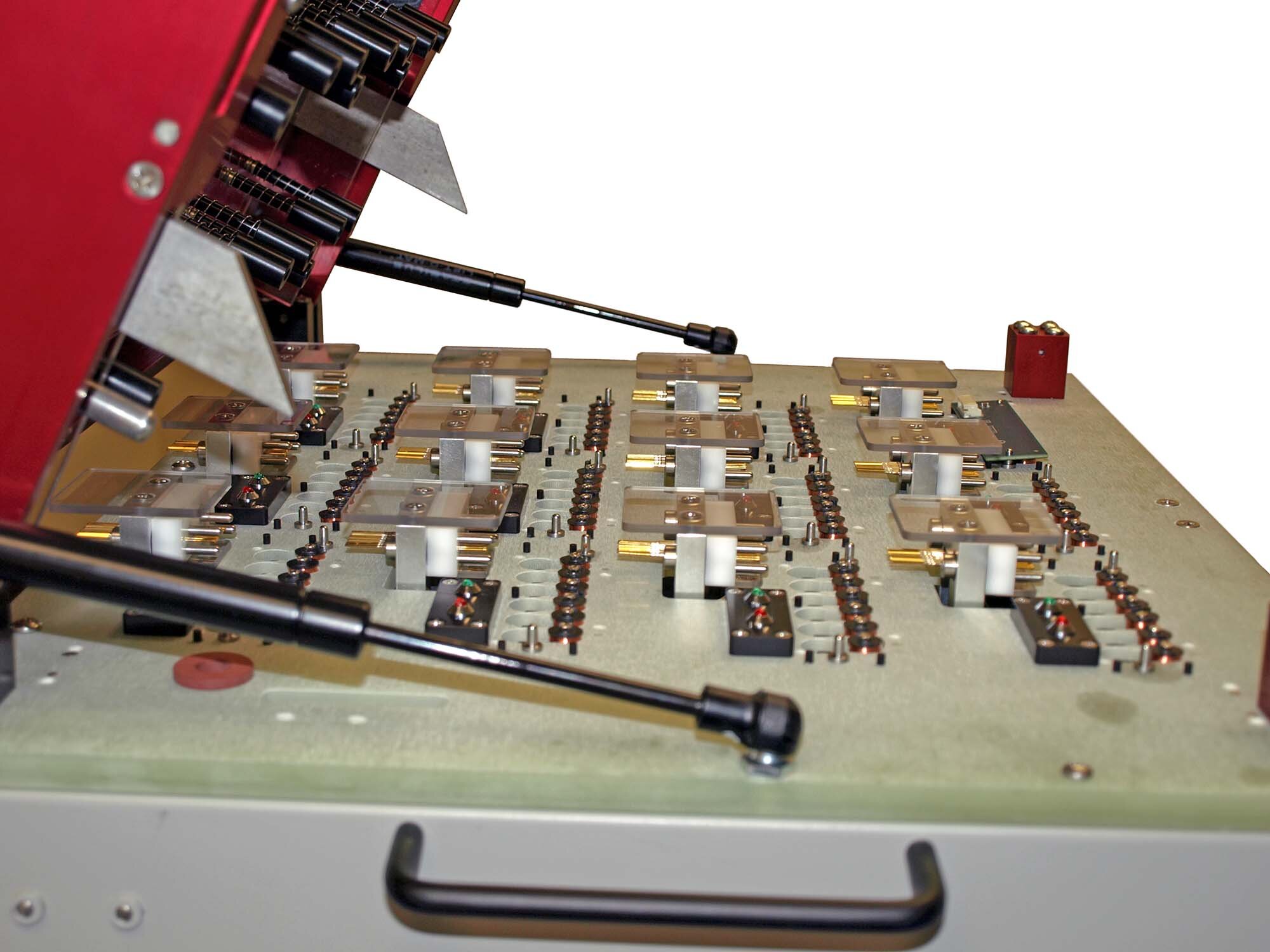 Multi-nest Fixture with Pass/Fail LEDs - Test Head Engineering, LLC